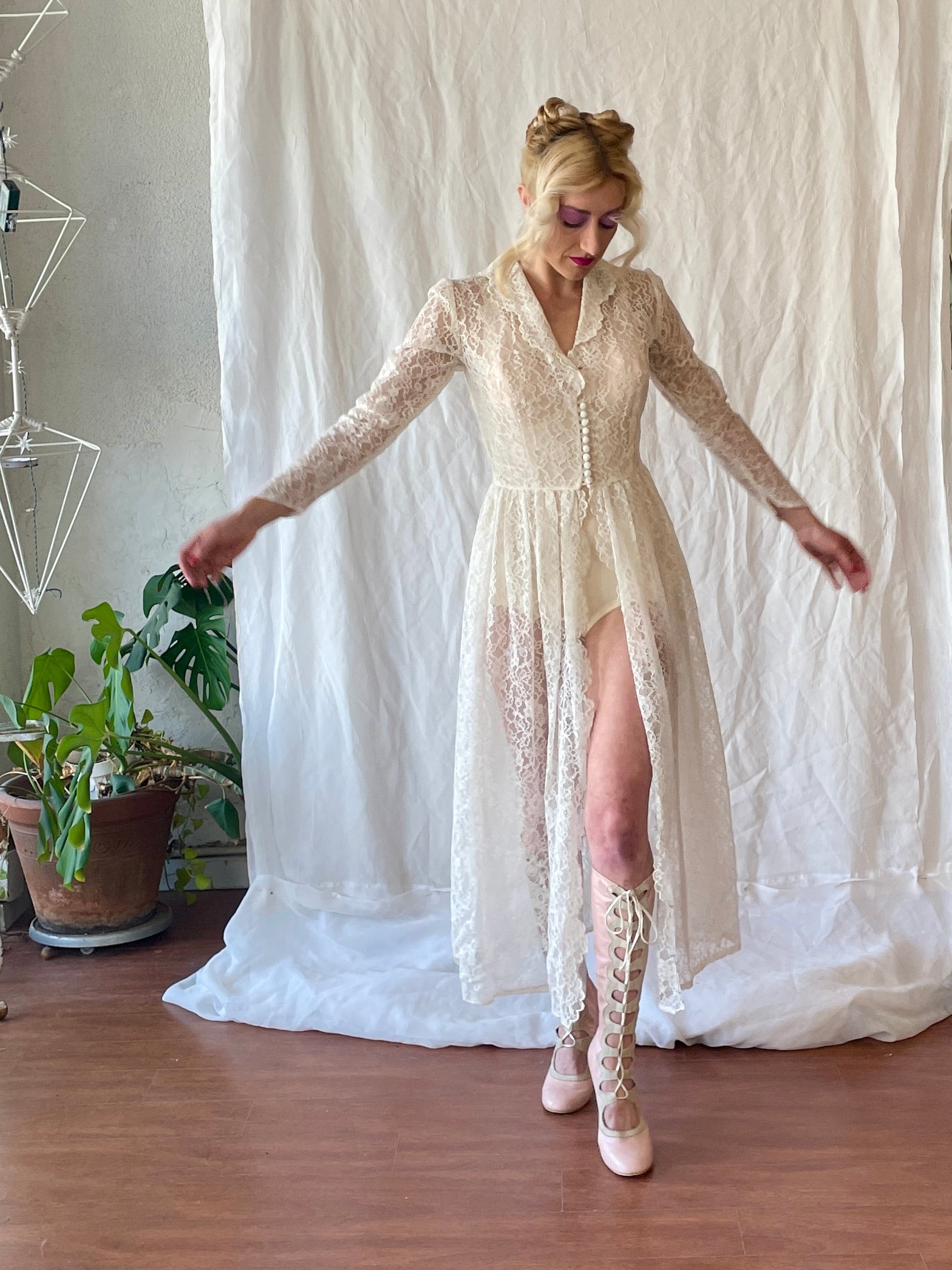 60’s white lace duster | Wood Poppy